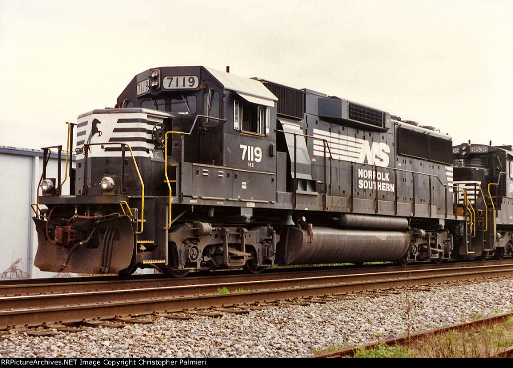 NS 7119 on No 221